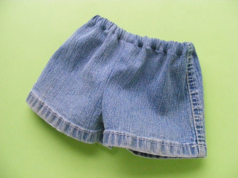 How to Make Denim Shorts for The Dress Up Bunch - Shiny Happy World