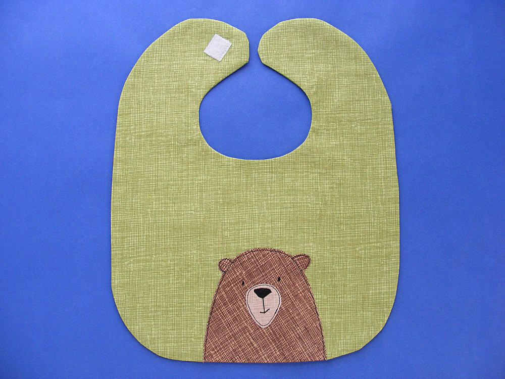 Baby Bib Pattern - Adorable and Free | Shiny Happy World