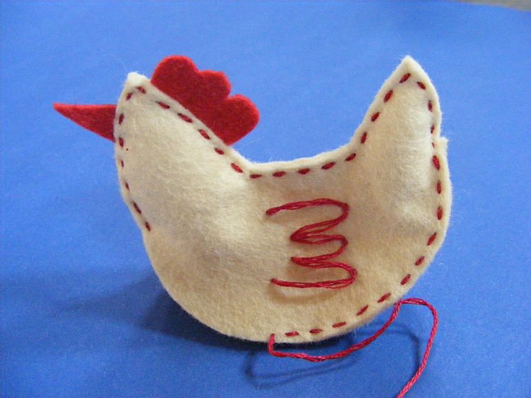 Free Felt Chicken Pattern - Shiny Happy World