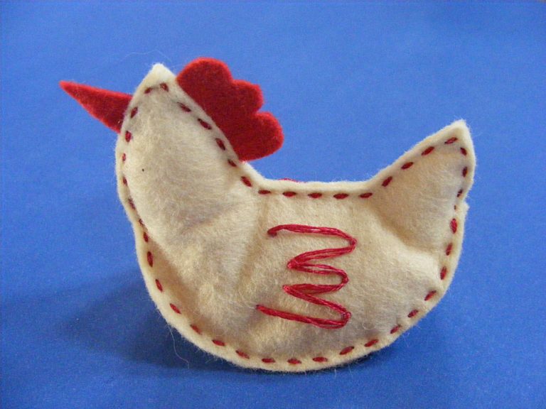 Free Felt Chicken Pattern - Shiny Happy World